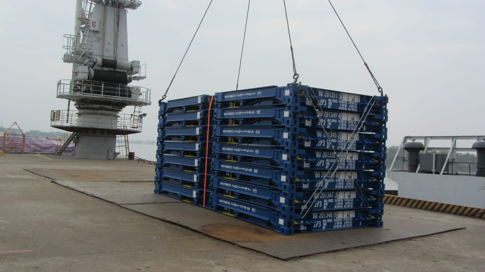 What Are Flat Rack Containers And Uses? - Intermodal Equipment